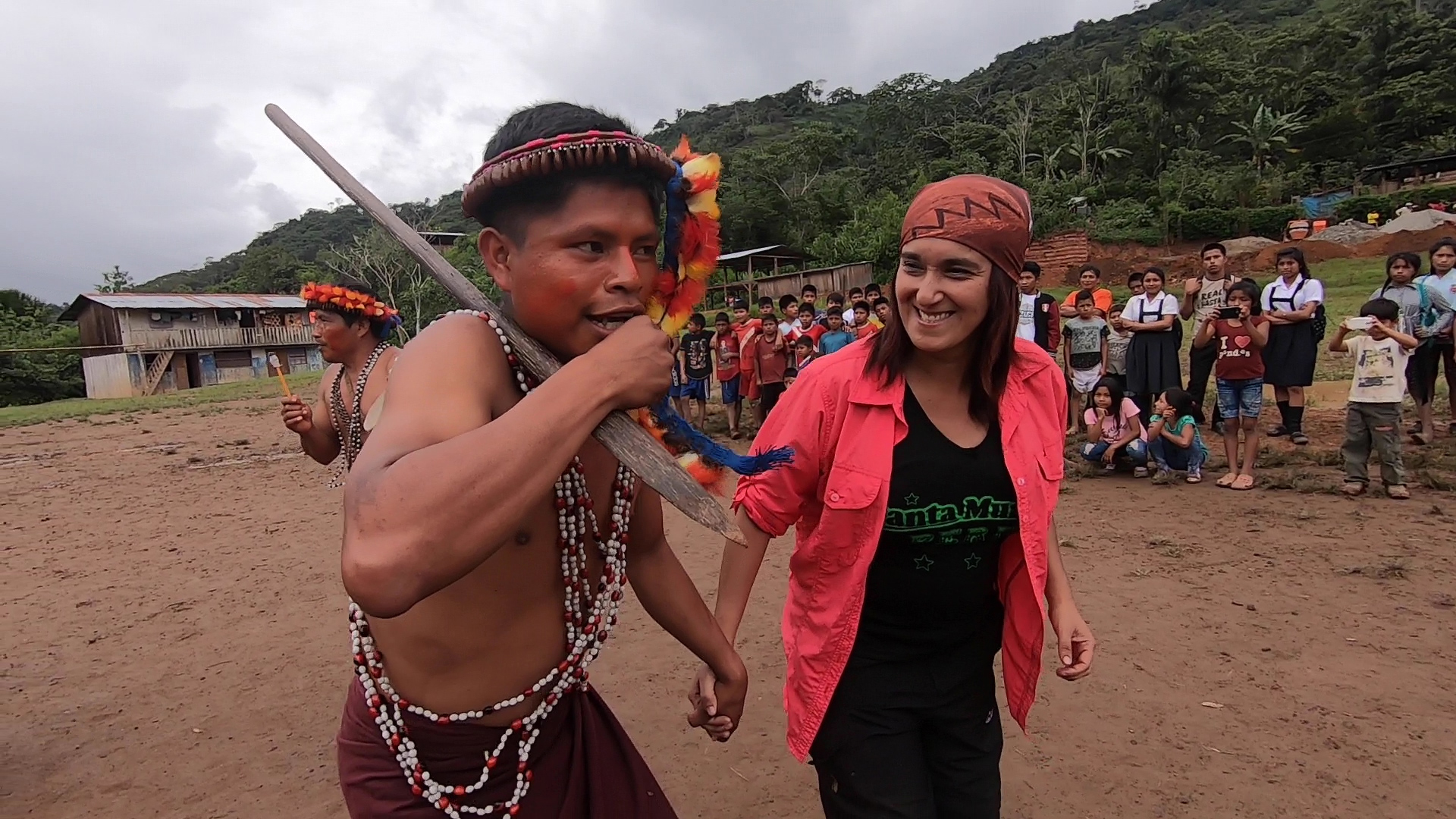 EL PERUANO: SONALY TUESTA LANZA SEGUNDA EDICIÓN DEL LIBRO ‘COSTUMBRES ...